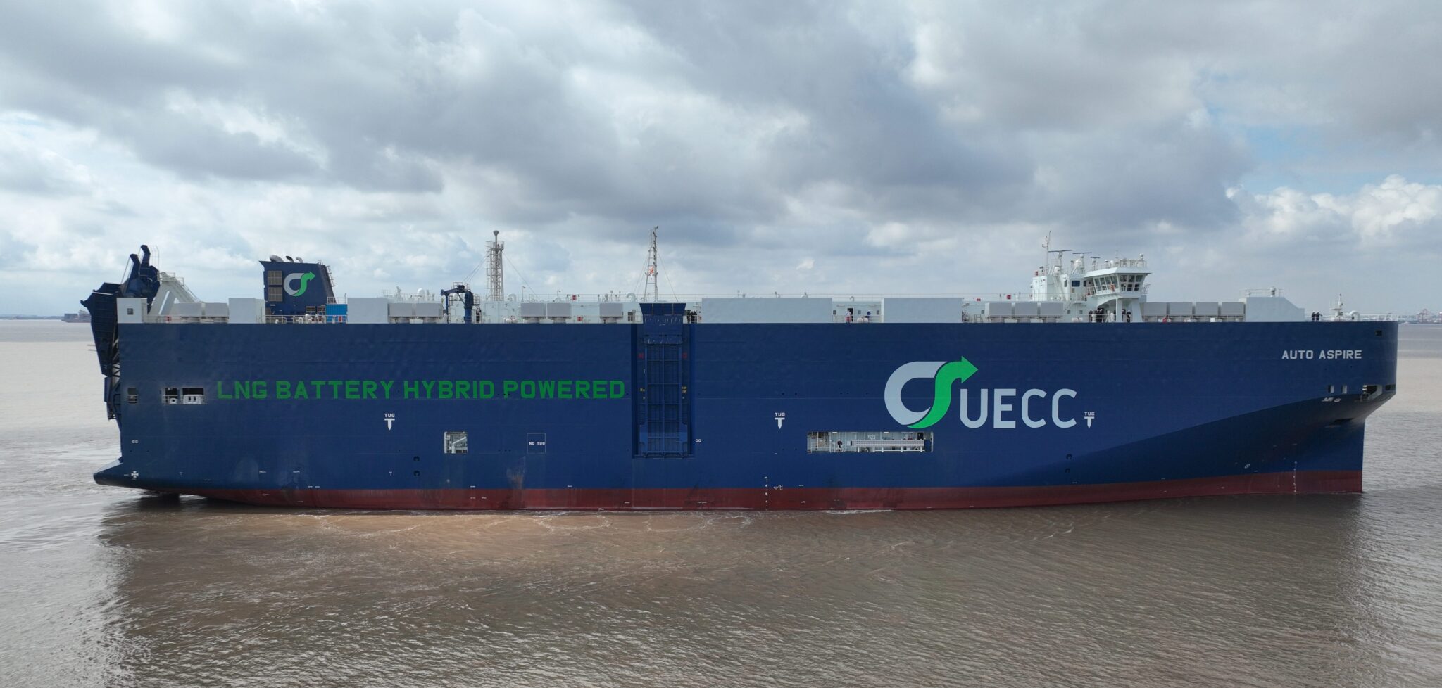 UECC takes delivery of third new-build multi-fuel LNG battery hybrid ...