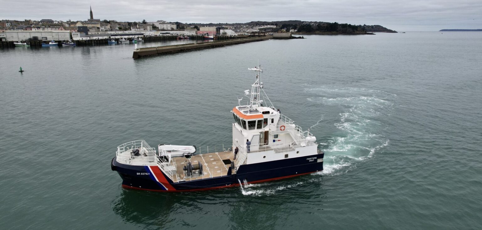 Hybrid buoy-laying vessel equipped by Barillec Marine | Electric Hybrid ...