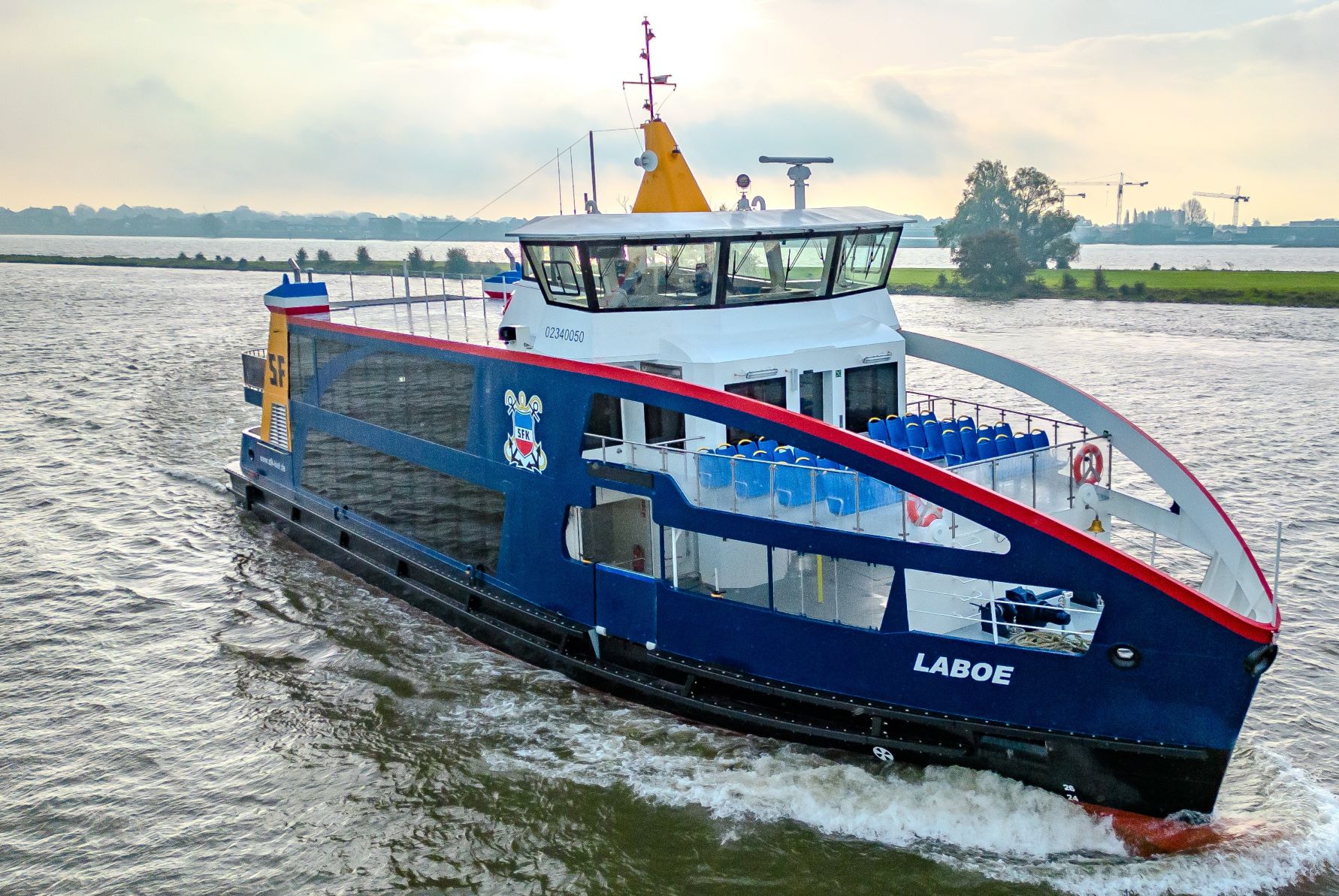EST-Floattech energy storage system installed on SFK ferry Laboe ...